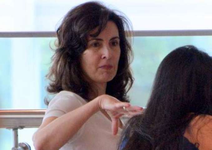 Sem maquiagem, Fátima Bernardes curte shopping com as filhas | Famosos ... Sem maquiagem, Fátima Bernardes curte shopping com as filhas | Famosos ...
