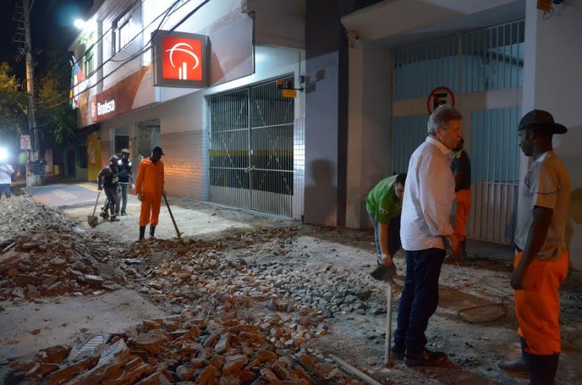 Anitta leve encoxada de fã durante show | Famosos & TV | Portal do ...