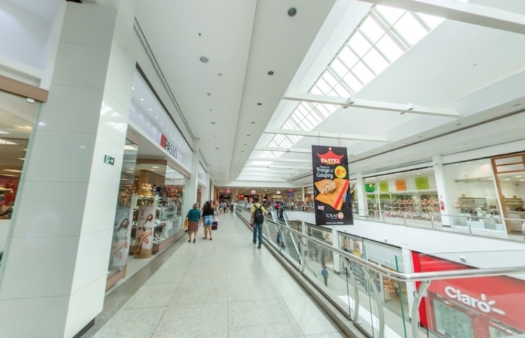 Saiba que horas shoppings e lojas do Centro abrem neste feriado em Manaus