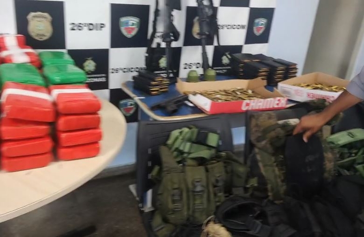 Polícia Apreende Carga De Cocaína E Arsenal De Guerra Avaliado Em R 4