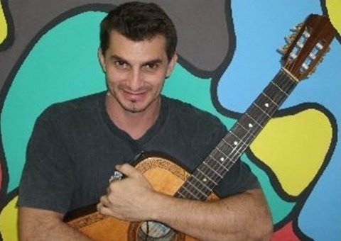 Nicolas Jr. faz pocket show no Fino da Bossa