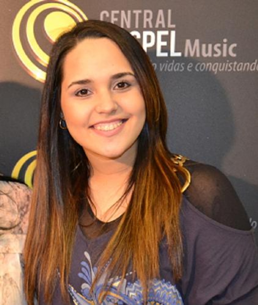 Perlla lança novo álbum