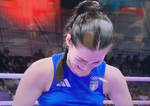 Italiana abandona luta contra boxeadora reprovada em teste de gênero
