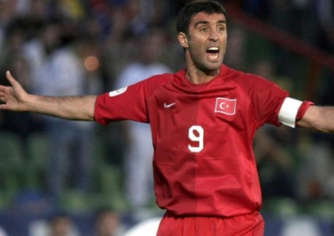 O rei turco da Copa do Mundo se tornou motorista de Uber