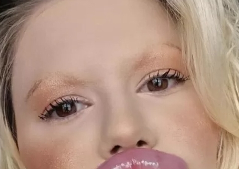 Influencer com os maiores lábios do mundo choca com aparência e ignora ...